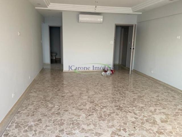 Venda de apartamento em Santos Reformado e Vista Frontal da Orla de Santos na Ponta da Praia