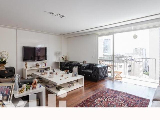 Venda de apartamento impecável, em Higienópolis, com 247 mts, 3 dormitórios, sendo 1 suítes, varanda