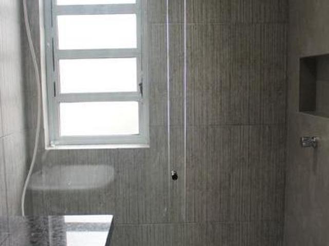 Venda de apartamento p/ Investimento com inquilino, 24m², no Centro, quarto, cozinha e banheiro. Ren