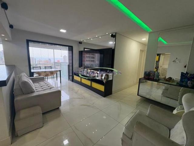 Venda de apartamento reformado e mobiliado com 2 quartos, com Vista Mar no The Garden em Santos/SP