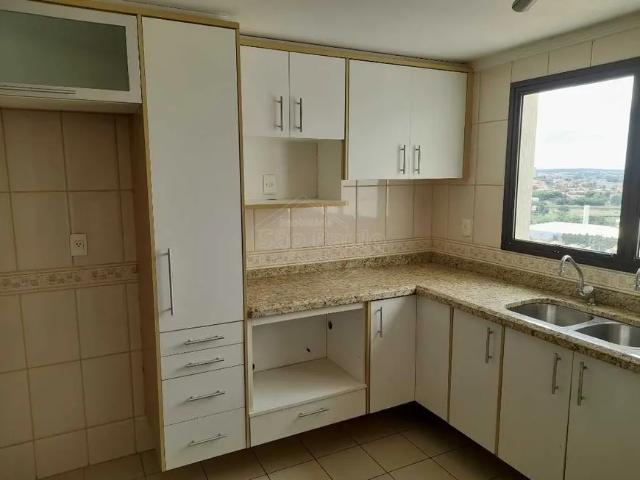 Venda de Apartamentos / Padrão na cidade de Araraquara
