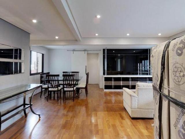 Venda de apto no Ibirapuera de 116mts,2 suítes,cozinha planejada,sala p/2 ambientes,lavabo,3vagas, l