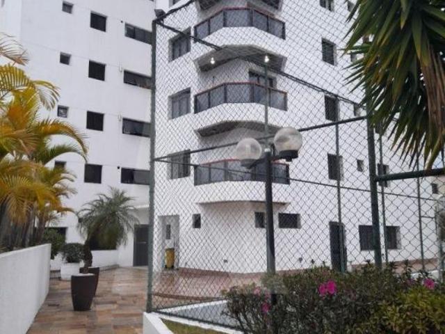 Venda de apto com 3 quartos