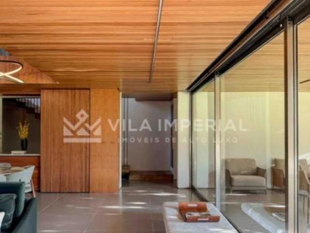 Venda de Casa no Haras Larissa, 2111m² de terreno e 731m² de construção, elevando o conceito de inte