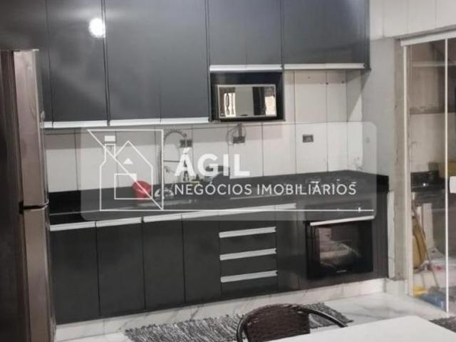 Venda de Casa no jardim colônia A/C 210 A/T 180 4 quartos sendo 1 suíte Sala ampla Cozinha pl