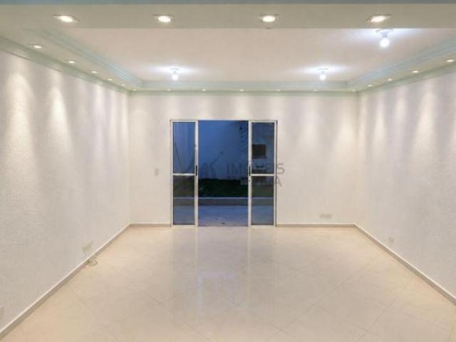 Venda de Casa com 4 dormitórios sendo 2 suites, 4 vagas e na Vila Clementino