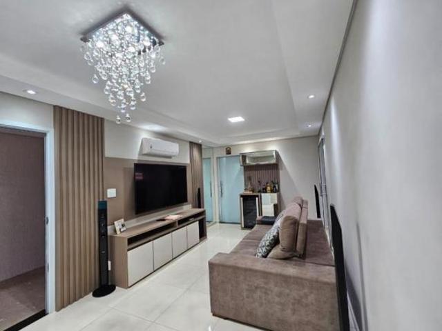VENDA de Casa com 2 Suítes, Cozinha Planejada com Cooktop e Forno embutido, Garagem Coberta no Bairr