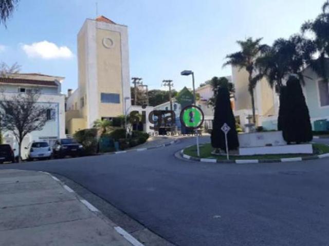 VENDA DE CASA COM 3 DORMITÓRIOS, EM CONDOMÍNIO FECHADO, NO JD. MARAJOARA