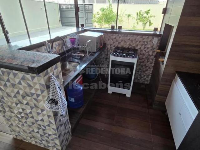 Venda de Casa com Piscina no Setvalley III