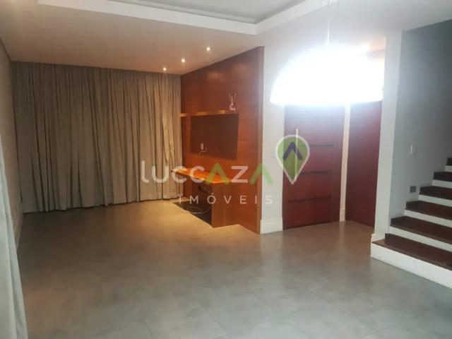 Venda de Casa em Condomínio de Luxo em Jacareí SP 3 quartos, 3 suítes, 2 salas, 4 banheiros, 4 vag