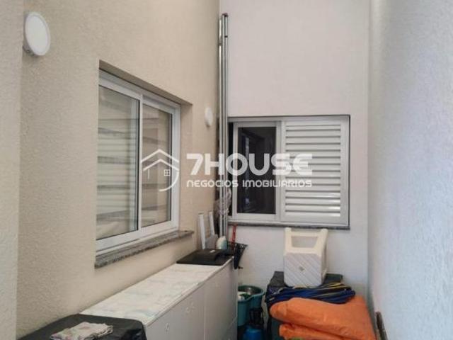 Venda de Casa em Condomínio com 3 Quartos, 3 Banheiros e 4 Vagas de Garagem na Cidade de Bairro