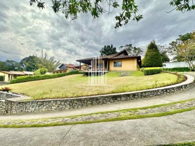 Venda de Casa em Condomínio Exclusivo em Cotia SP, Paisagem Renoir: 2 Quartos, 2 Banheiros, 5 Vagas