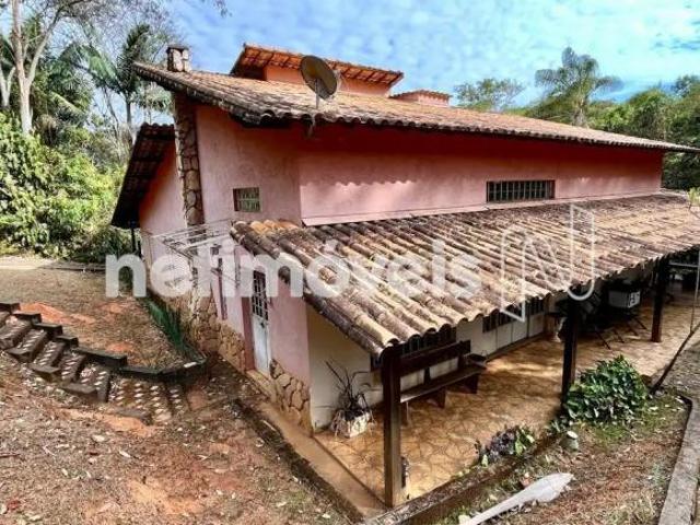 Venda de casa em Condomínio Fechado