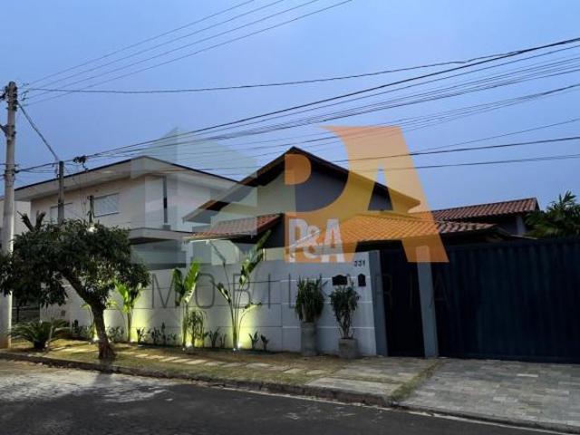 Venda de Casa em Condomínio na Estância das Flores, Jaguariúna SP: 3 quartos, 3 suítes, 3 salas, 4 b