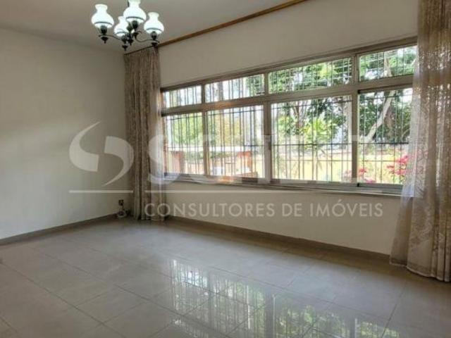 Venda de Casa Térrea Travessa da Av. Interlagos, em excelente locação!