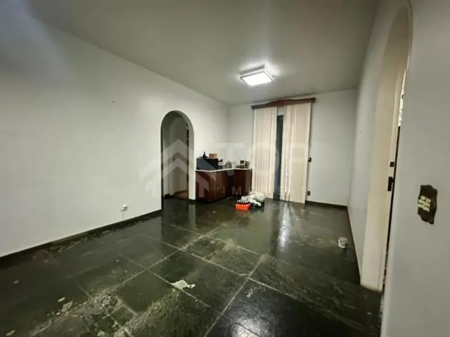 Venda de Casas / Comercial na cidade de São Carlos
