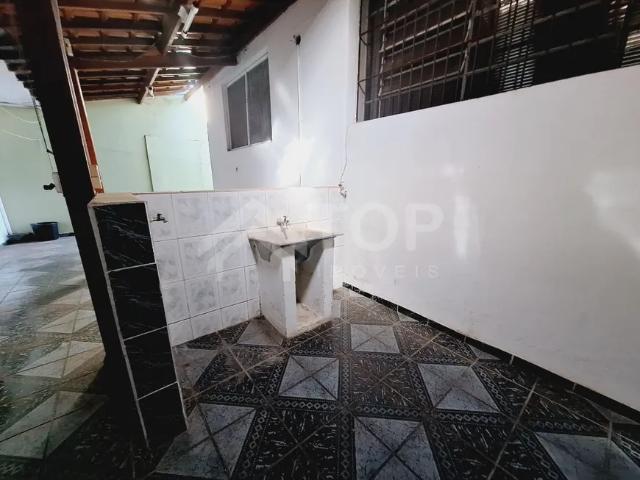 Venda de Casas / Comercial na cidade de São Carlos