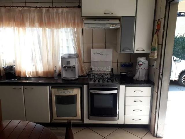 Venda de Casas / Padrão na cidade de Américo Brasiliense