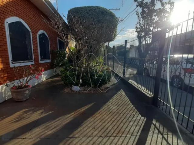 Venda de Casas / Padrão na cidade de Araraquara