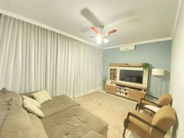 Venda de Casas / Padrão na cidade de Araraquara