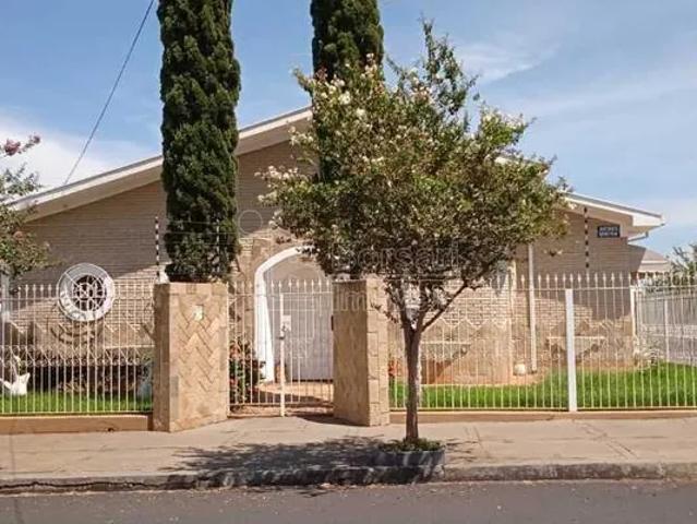 Venda de Casas / Padrão na cidade de Araraquara