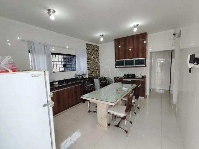 Venda de Casas / Padrão na cidade de Araraquara