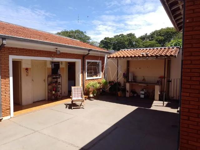 Venda de Casas / Padrão na cidade de Araraquara