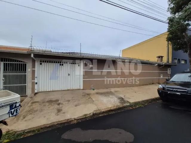 Venda de Casas / Padrão na cidade de São Carlos