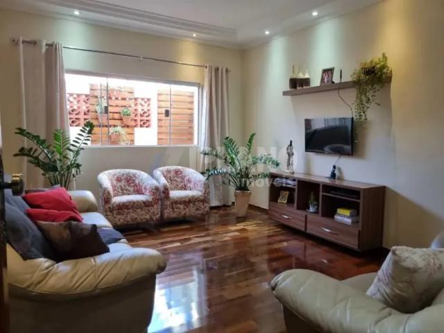 Venda de Casas / Padrão na cidade de São Carlos