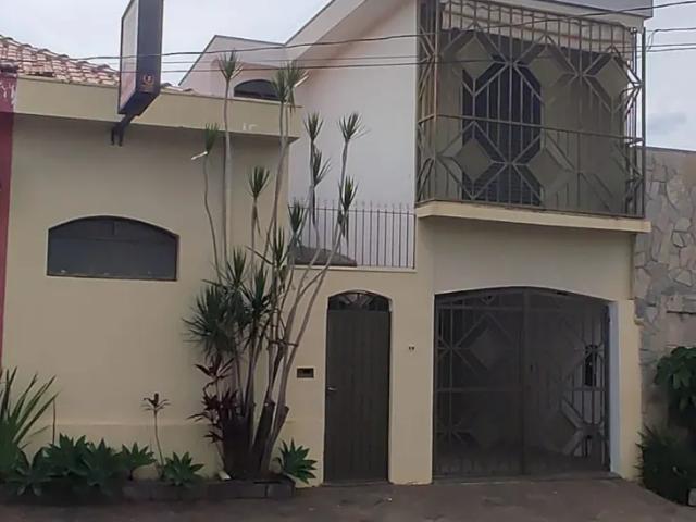 Venda de Casas / Padrão na cidade de São Carlos