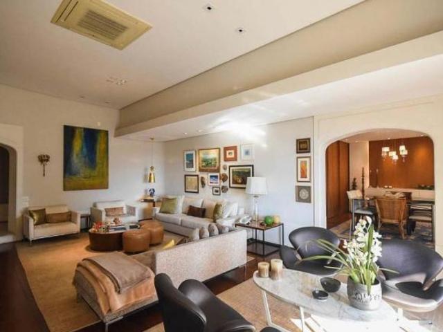 Venda de Cobertura impecável, em Higienópolis, com 470 mts, 5 dormitórios, sendo 2 suítes, varanda