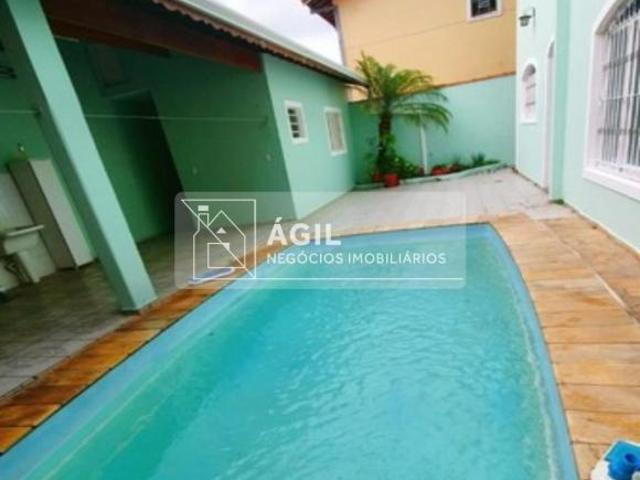 Venda de excelente casa com 5 dormitórios com suíte Jardim Paraíso Jacareí