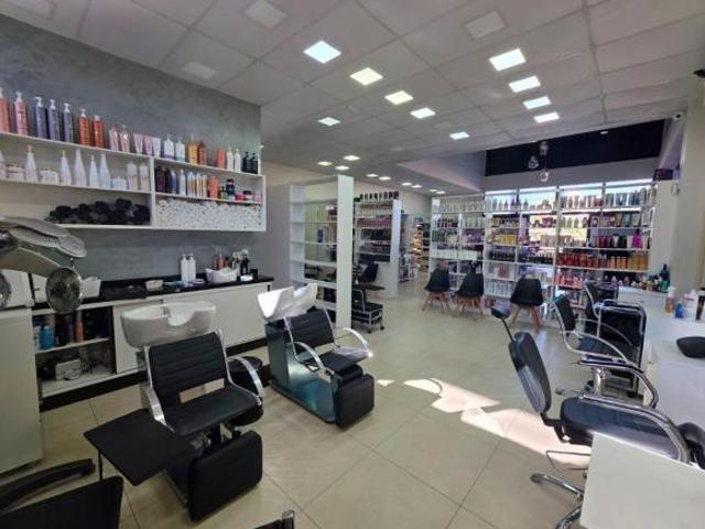 VENDA DE PONTO COMERCIAL — SALÃO DE BELEZA + LOJA DE COSMÉTICOS TODO MONTADO