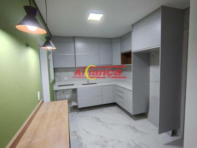 Venda de Sobrado Novo em Condomínio, Mobiliado com 03 quartos, terraço e 2 vagas Jardim Santa Inês
