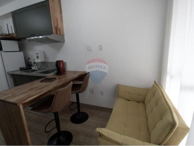 VENDA de Studio NR de 1 dormitório com 32m² completamente MOBILIADO porteira fechada em Moema