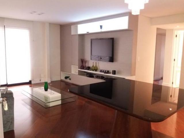 Venda e Alugar Flat de 03 dormitórios para locação em Moema The Sutton House