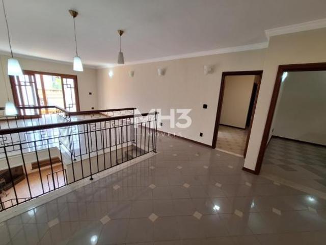 Venda é estuda permuta por imóvel menor, de excelente casa sobrado no Cond. San