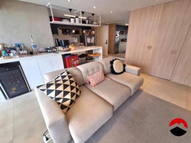 Venda e Locação Apartamento em Aclimação com 74m²