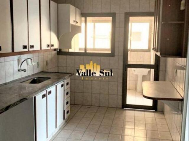 Venda Ed. Spazio Apartamento 3 dormitórios, 1 tipo suíte, com sacada. Cozinha ampla e Área de serv