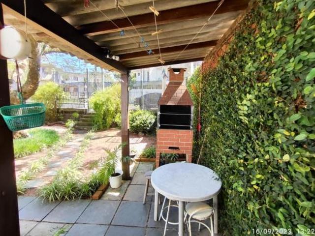 Venda Exclusiva: Casa de Esquina com 3 Dormitórios e 3 Vagas Vila Jardim