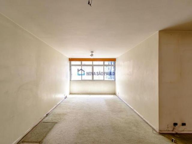 Venda. Itaim Bibi. Apartamento com 120M². 3 quartos. 2 vagas