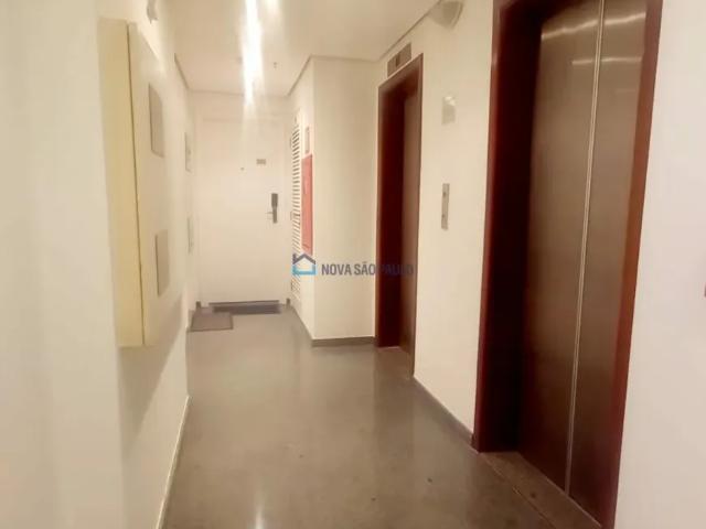 Venda. Itaim Bibi. Sala Comercial 27M², Uma vaga