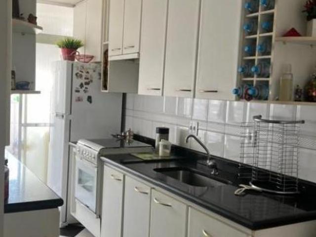 VENDA ITAM BIBI miolo do Itaim, planta quadrada, 2 dorms, sendo 1 suite, 1 vaga, closet, 88 útei