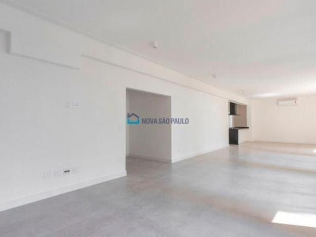 Venda. Jardim Paulista! Apartamento 225M². 3 quartos.2 vagas
