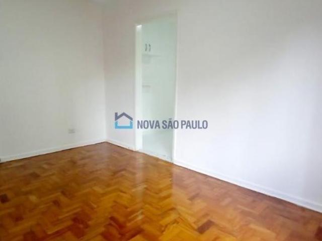 Venda, Moema. Apartamento 70m². 2 quartos. 1 vaga