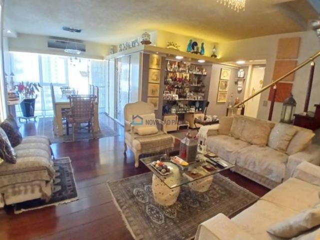 Venda. Moema. Cobertura com 264m², 4 quartos, 1 suíte. 2 vagas
