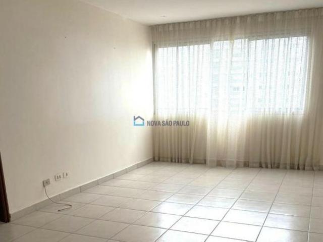 Venda. Moema Pássaros. Apartamento com 79m². 2 quartos, 1 vaga