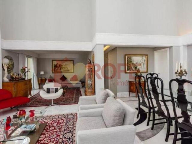 Venda no Condomínio MayFair | 373m² sendo 3 suítes e 4 vagas | Lazer e localização excelentes
