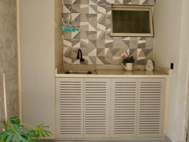 VENDA ÓTIMA RESIDÊNCIA JARDIM ASTRO, SENDO 3 DORMITÓRIOS, 1 SUÍTE RECÉM REFORMADA, COZINHA AMPLA, SA