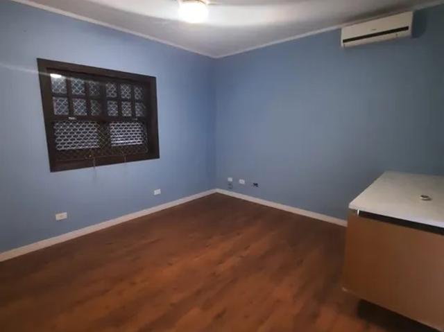 Venda ou locação de casa com 3 suítes bem localizada. Alphaville 4. C / piscina e 4 vagas